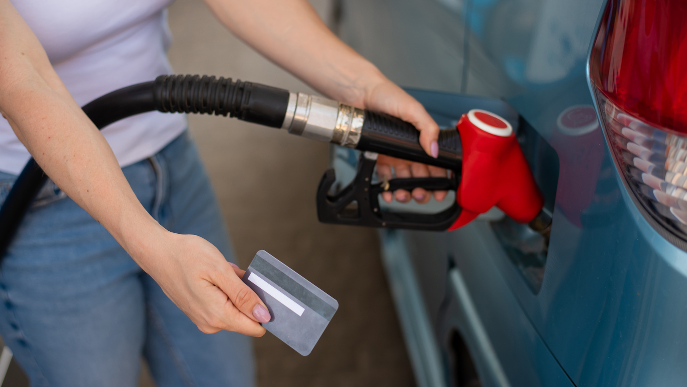 Carta Carburante e Buoni Benzina: guida alle novità 2023 - PMI.it
