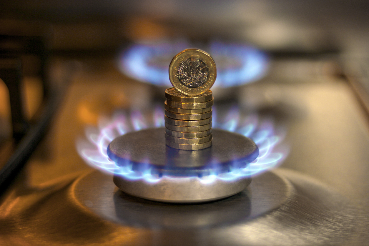 Bollette gas e luce, prezzo in calo: cosa cambia da marzo - PMI.it