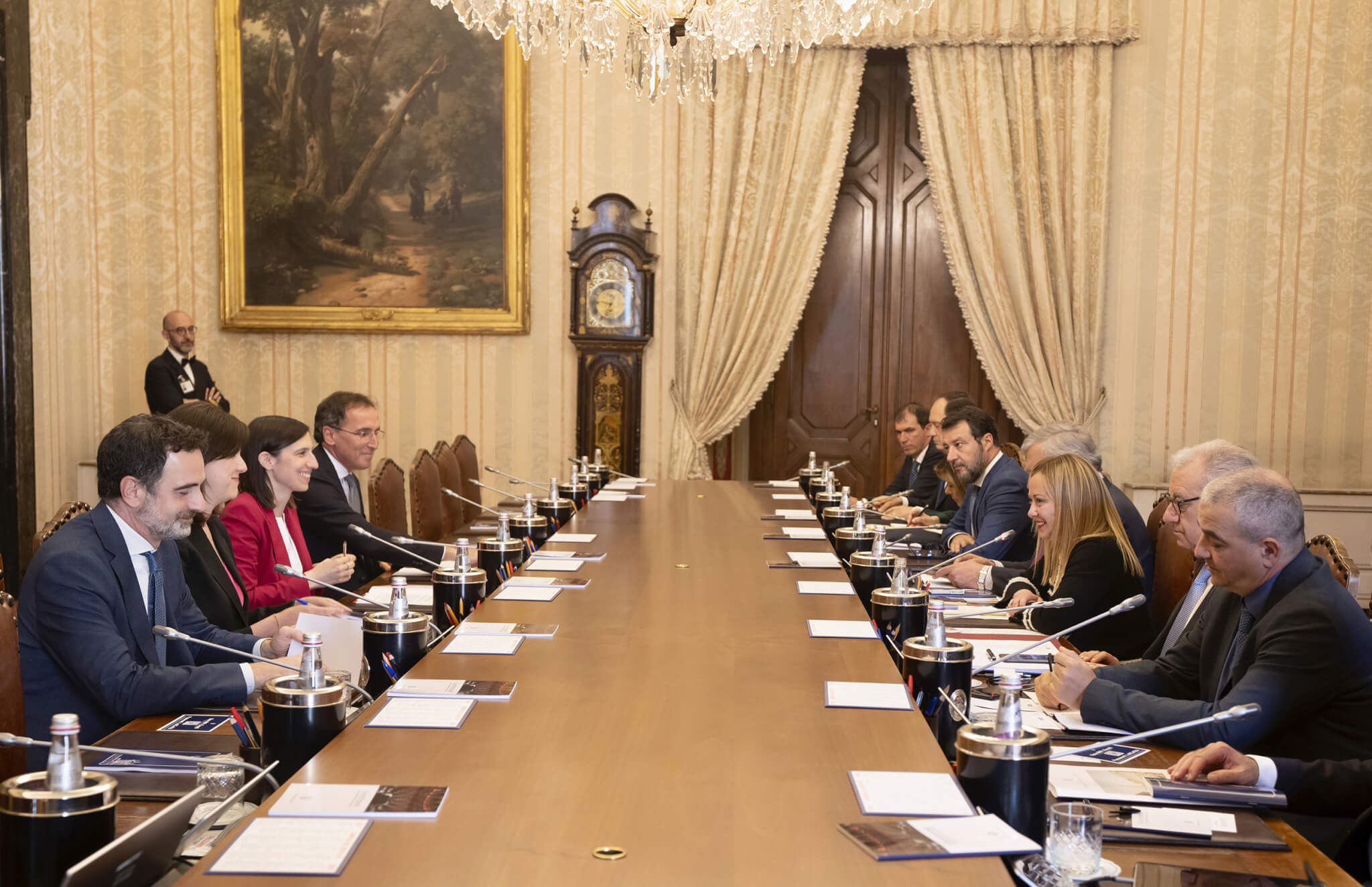 Riforme istituzionali: Governo e opposizioni a confronto su un «modello ...